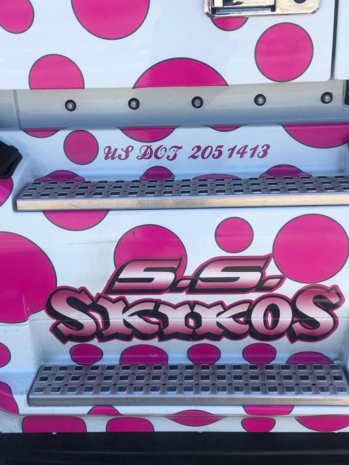 CHP geeks out over woman's pink unicorn truck