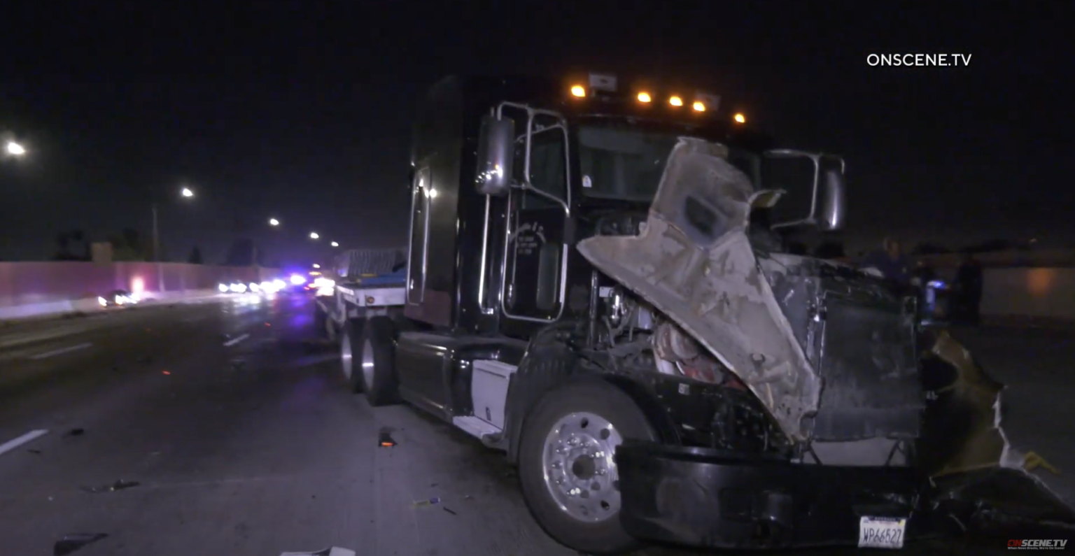 Caught on Video: Woman allegedly stops her car on the freeway, gets ...