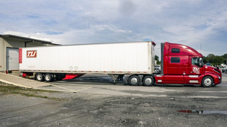 Arkansas carrier announces biggest driver pay increase in company history