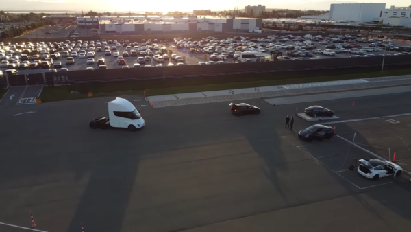 “Spy” drone footage of Tesla semi truck leaves us wondering if the rig ...