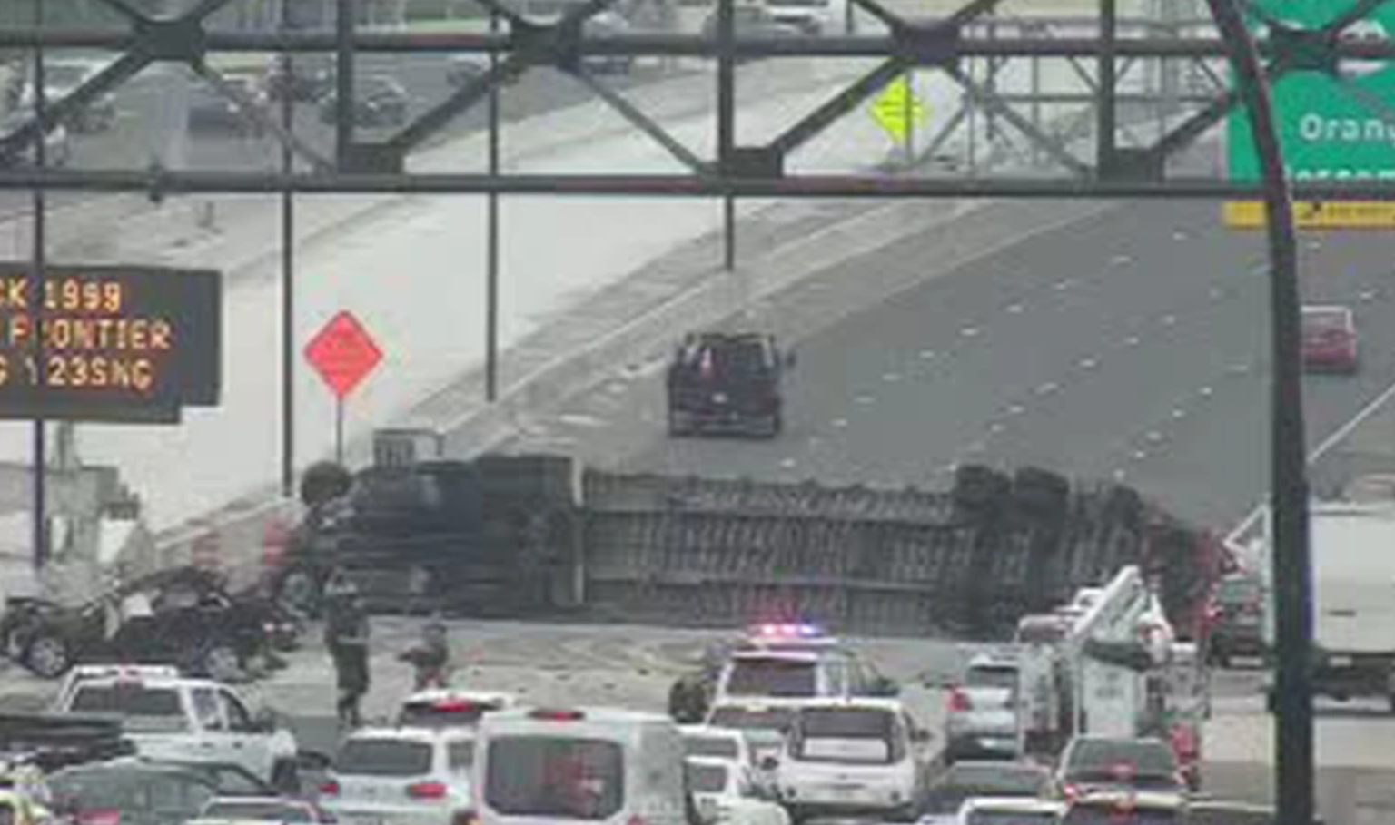 WATCH: Moments before semi crash blocks I-4 in Orlando caught on dash cam