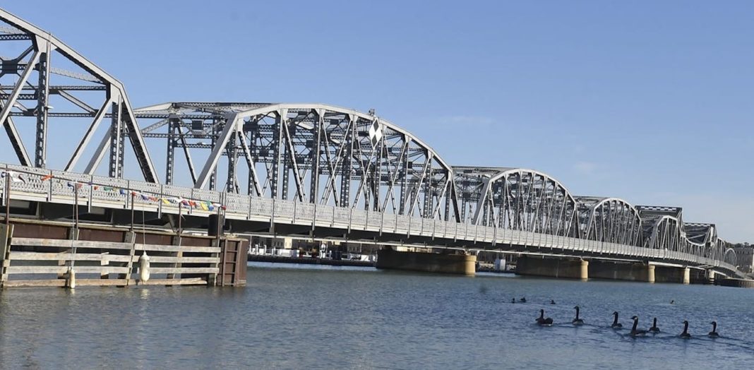 Historic Wisconsin bridge to shut down in three phases for repairs