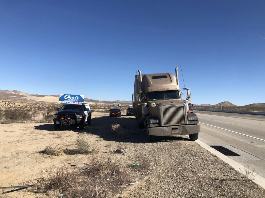 Driver arrested after fleeing from California cop in a big rig at 90 ...