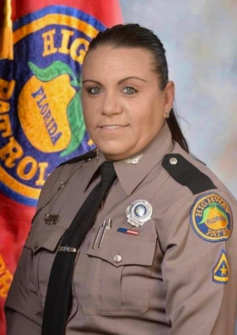 VIDEO: Florida trooper puts herself as last line of defense between ...