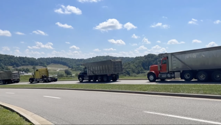 VIDEO: Convoy rolls in honor of trucking 'legend' who perished in big ...
