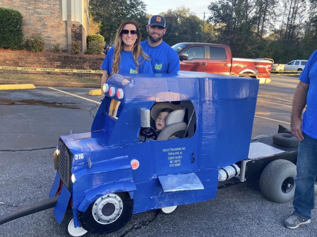 VIDEO: Check out this little boy's big rig costume in honor of his ...