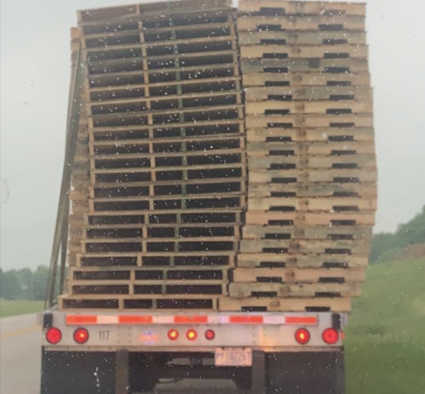 Oklahoma trooper helps out with trucker's pallet problem