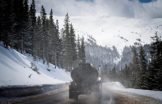 Here's what truckers need to know about Colorado chain law
