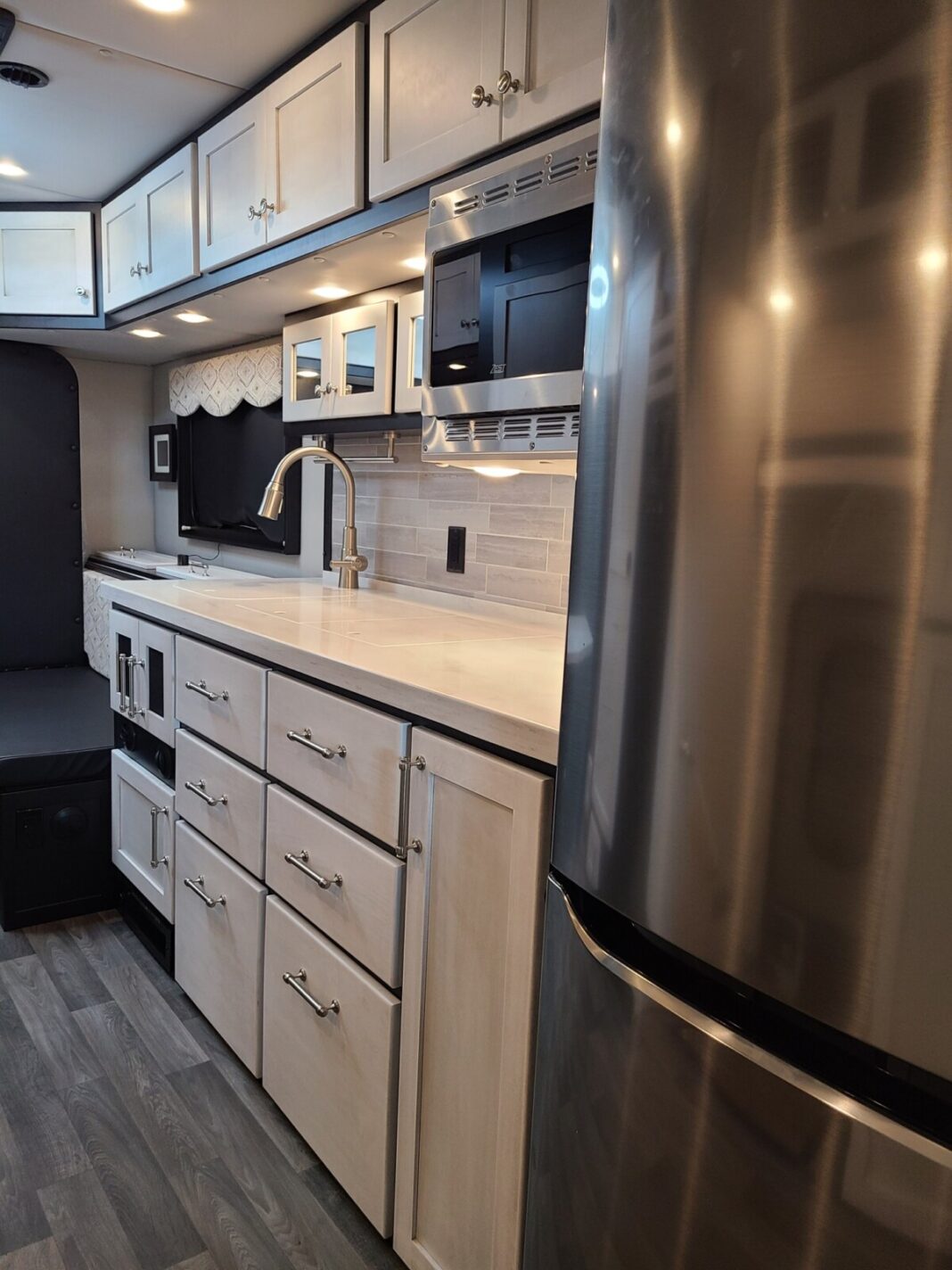 Take a look inside this 2024 Peterbilt 389 Ultra Cab with 174" Custom ...