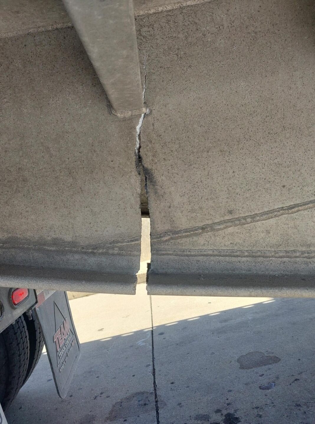 Concerned citizen report leads cops to steel coil hauler with cracked ...