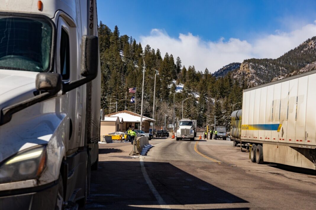 Truckers to pay electronic processing fee for using checks at Colorado ...