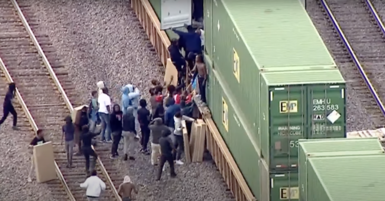 Four arrested for ransacking railway cargo containers in Chicago