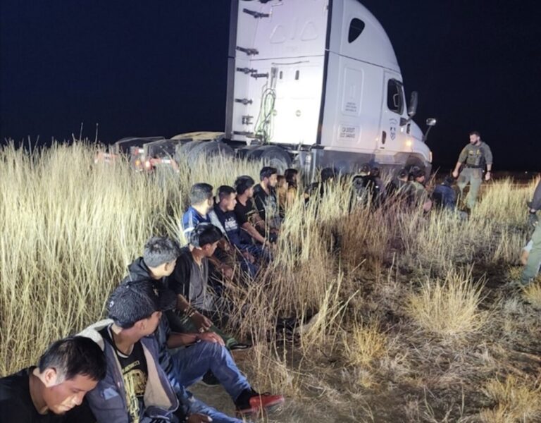VIDEO: Texas DPS finds 23 people stuffed in sleeper berth after pulling ...
