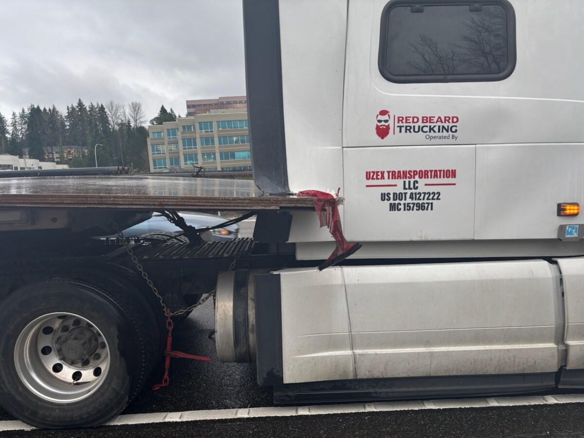 Load shift causes sheets of metal to pierce semi truck cab, Washington ...